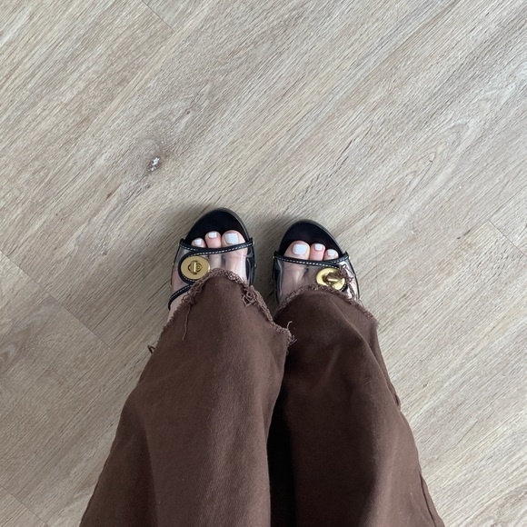 Francesca Capaldi's feet