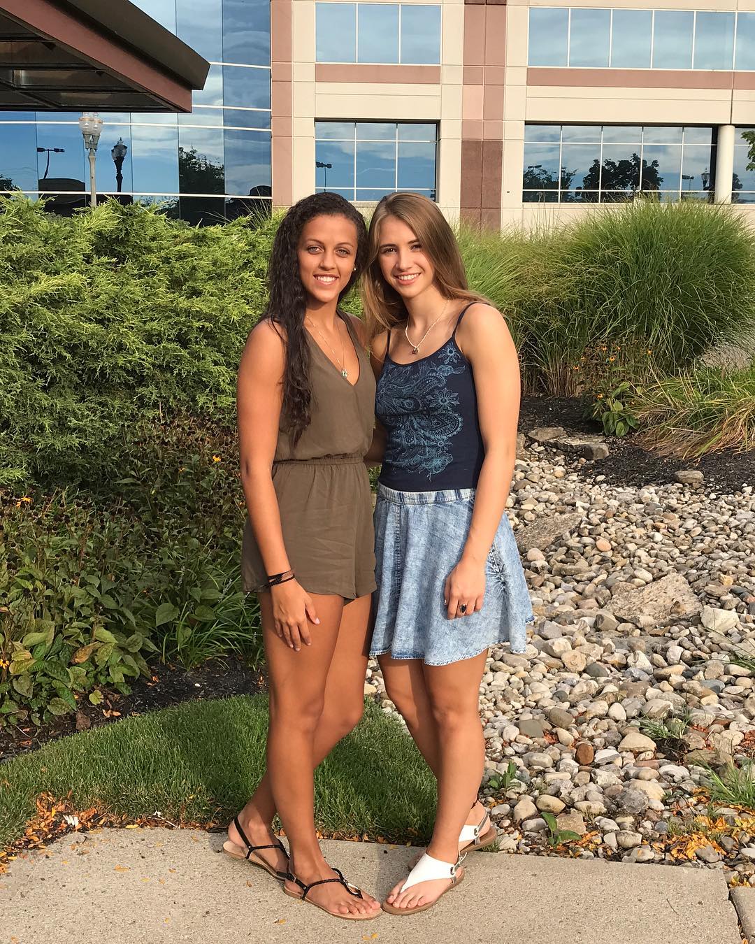 Gabbie Marshall's feet