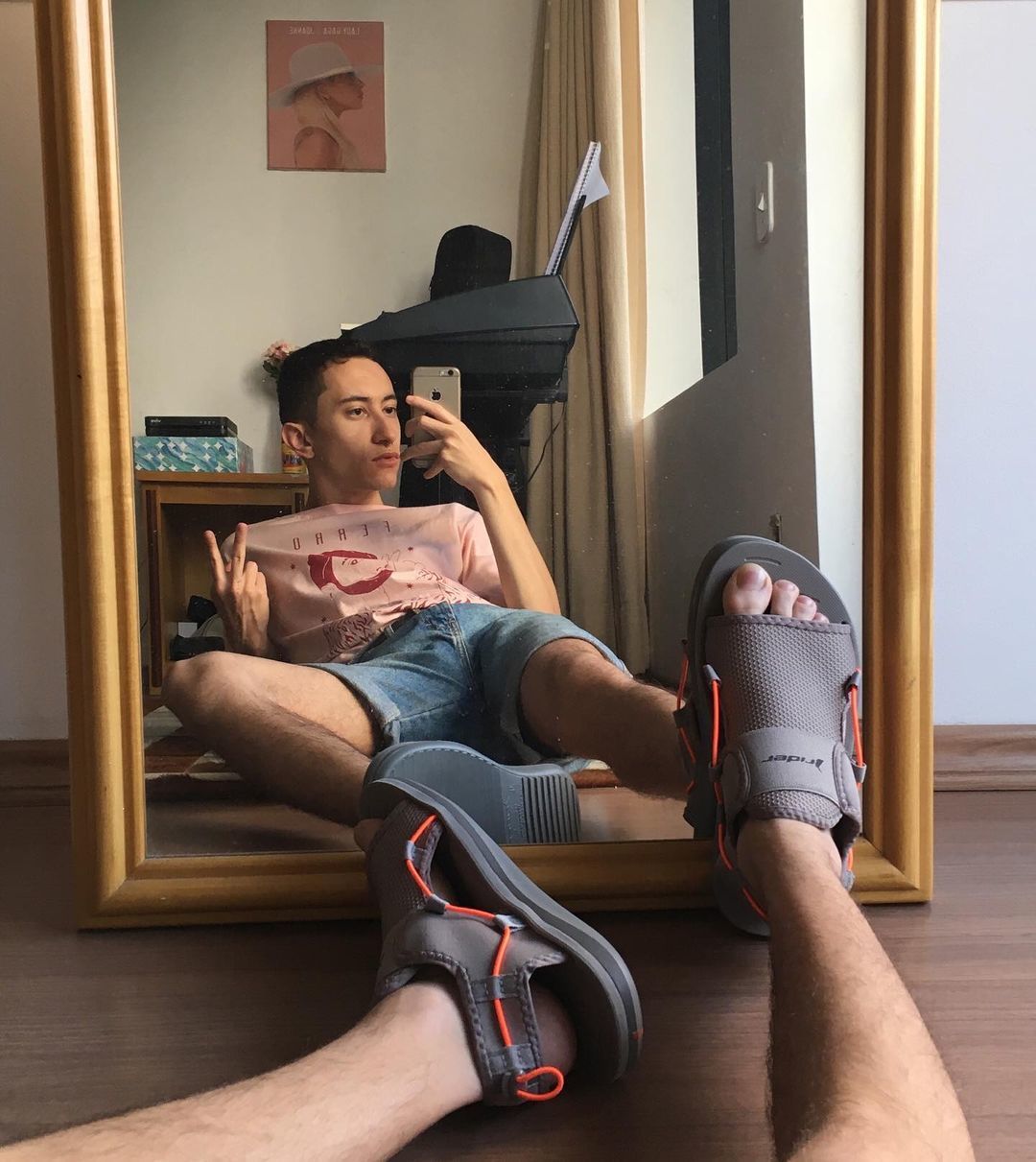 Gabeu's feet