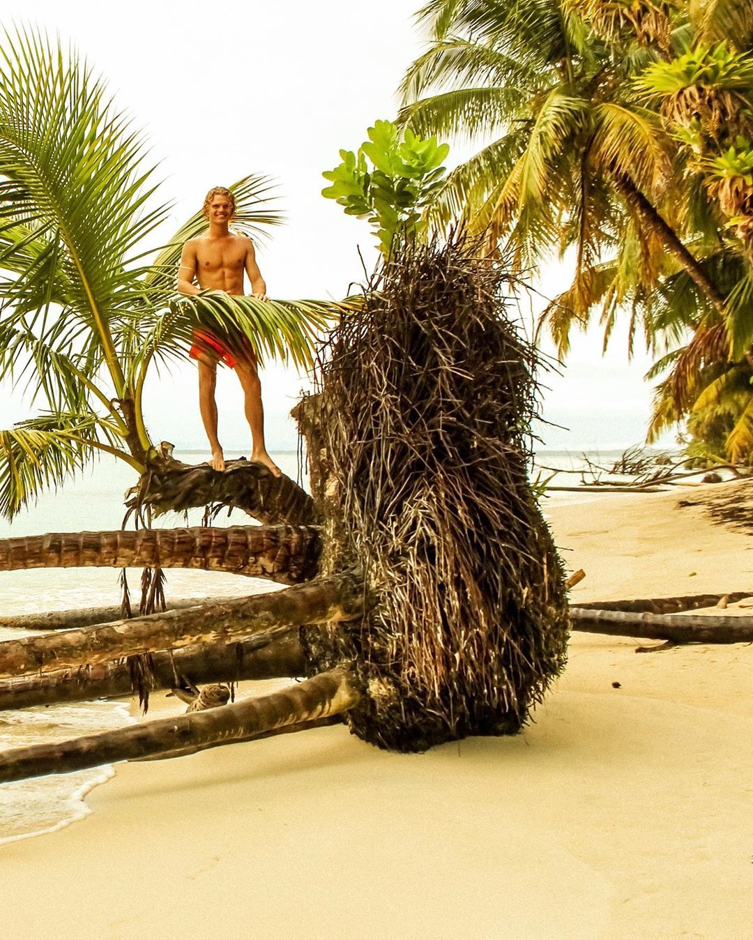 Gabriel Thomas's feet