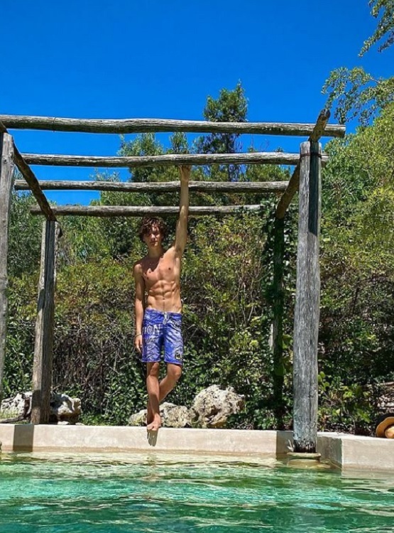 Gabriele Rizzoli's feet