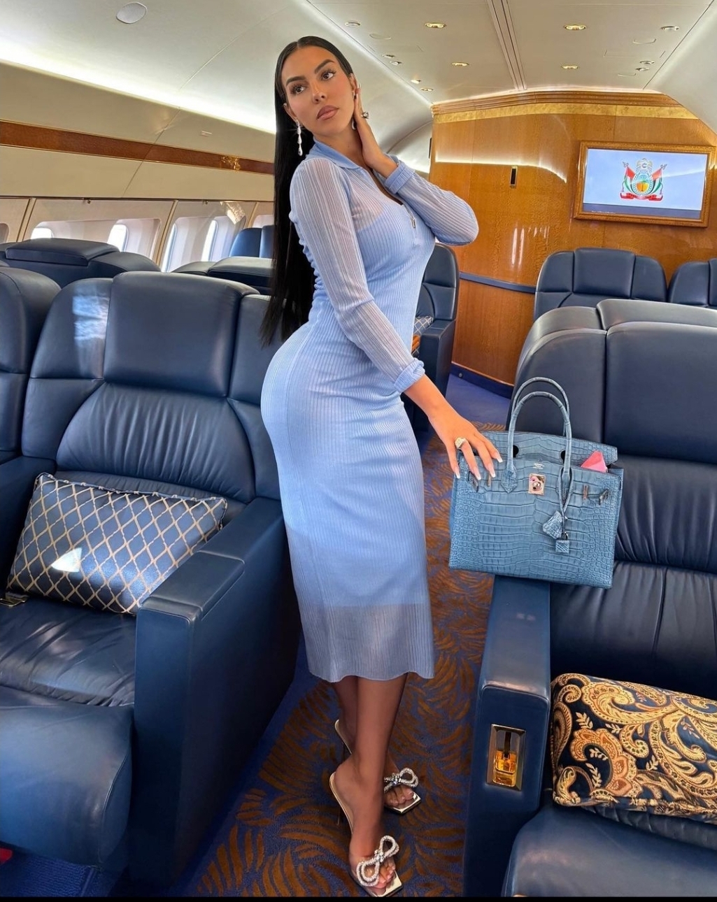 Dm to chat about Georgina Feet : r/GeorginaRodriguezN1