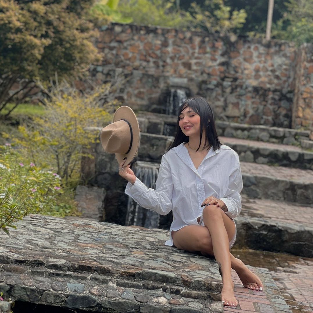 Gianna Sue's feet