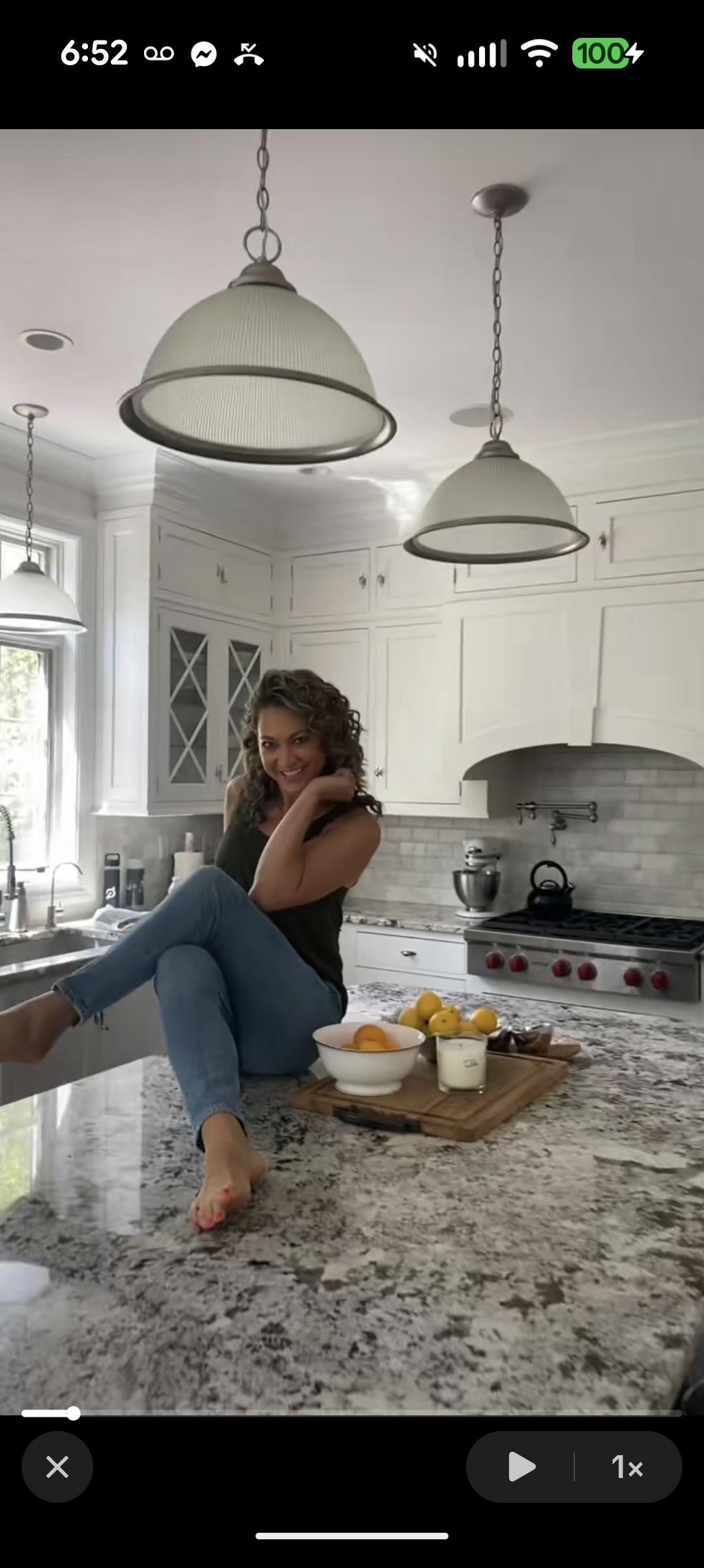 Ginger Zee's feet