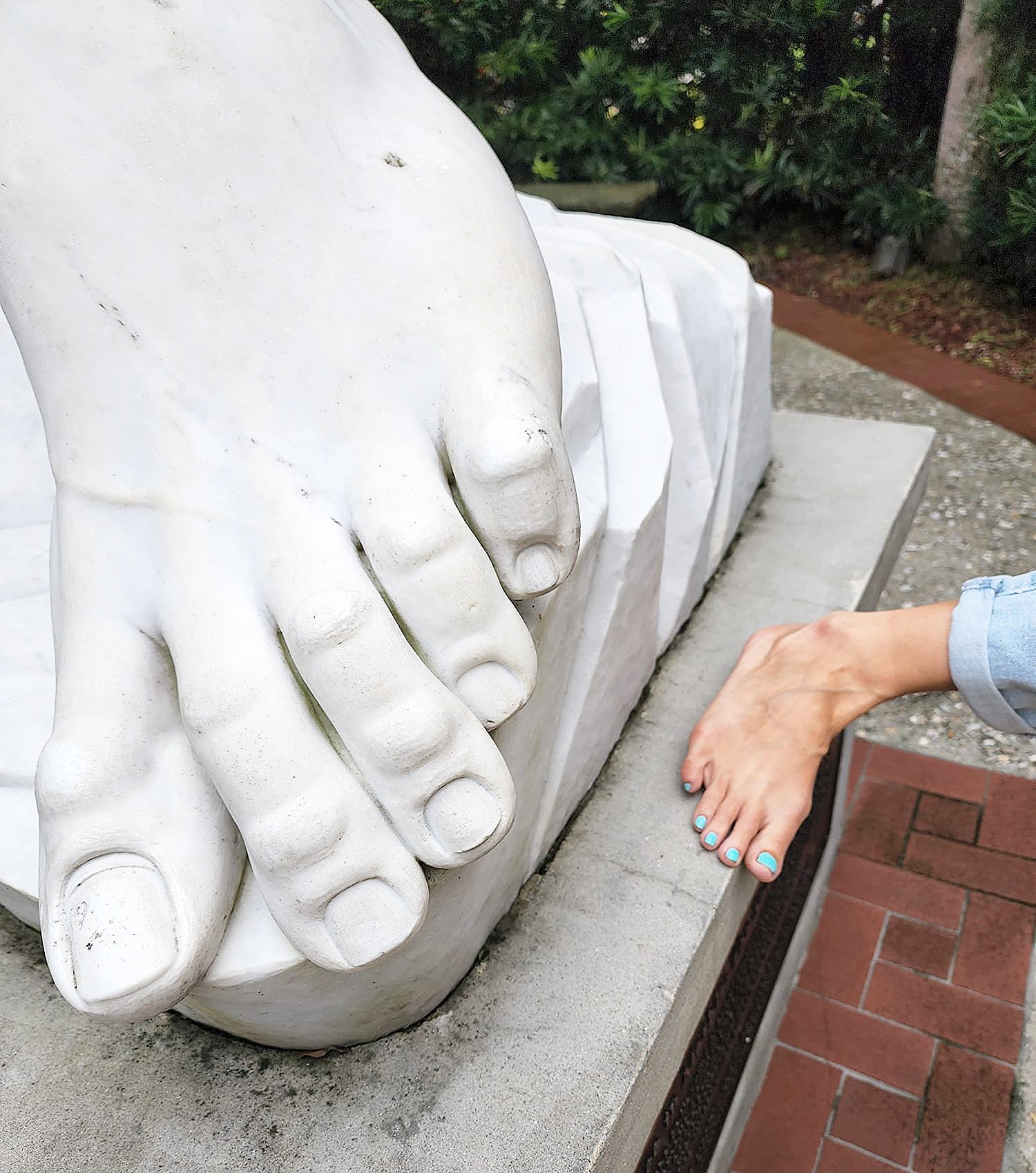 Goddess Fierce's feet