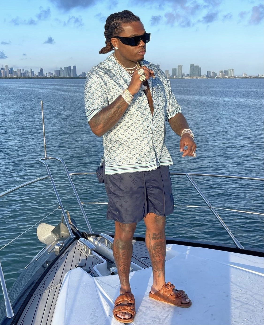Gunna's feet