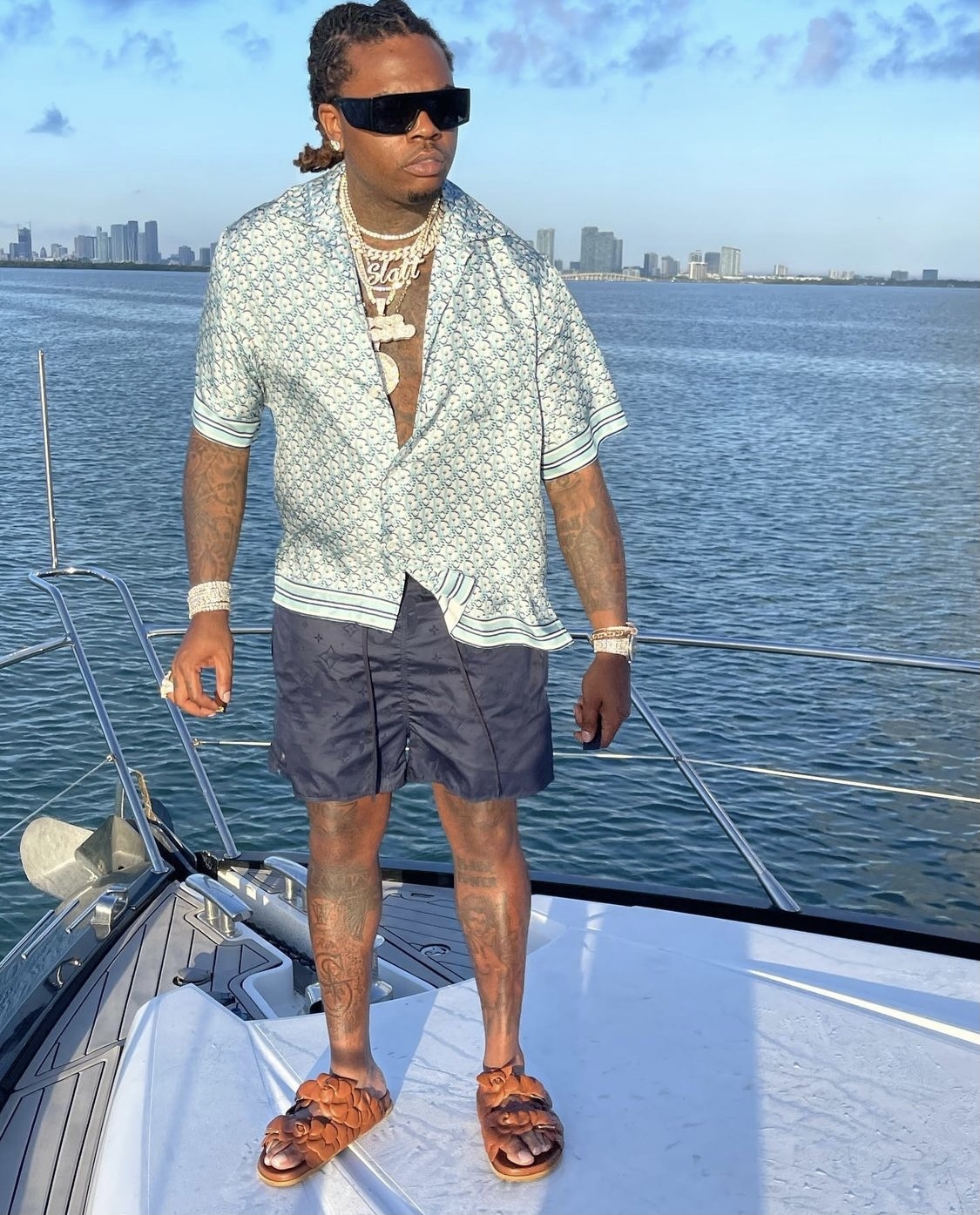 Gunna's feet