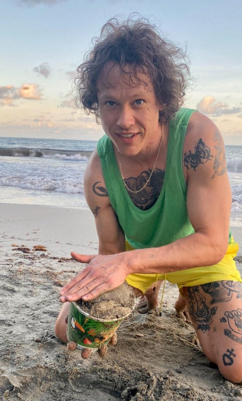 Guy Wilson's feet
