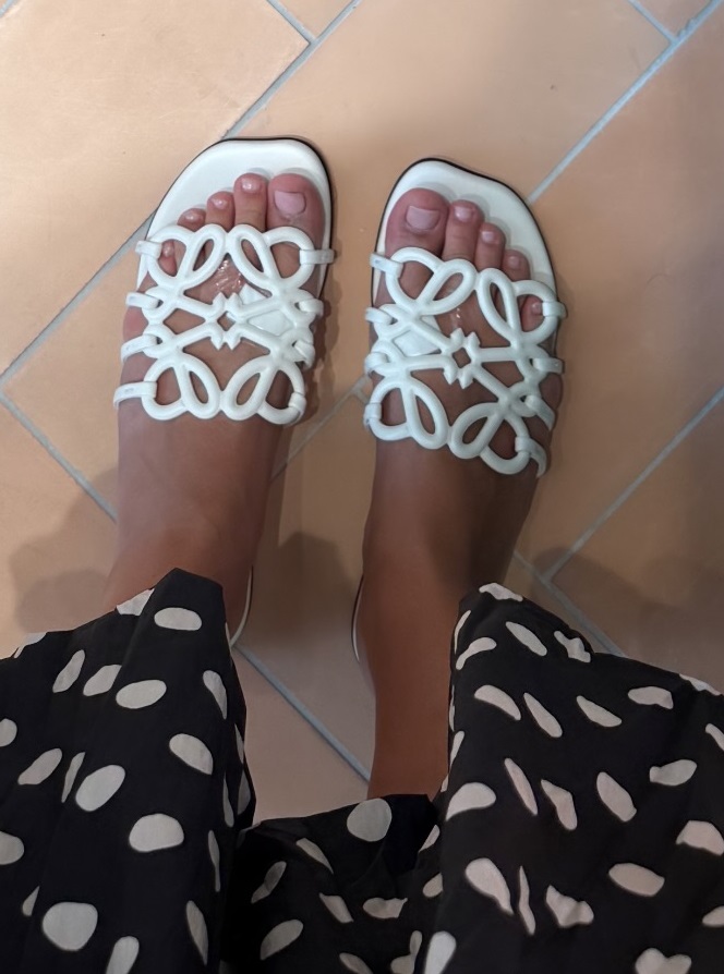 Hadar Shiri's feet