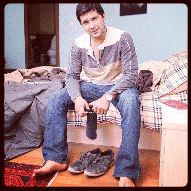Hamed Behdad's feet