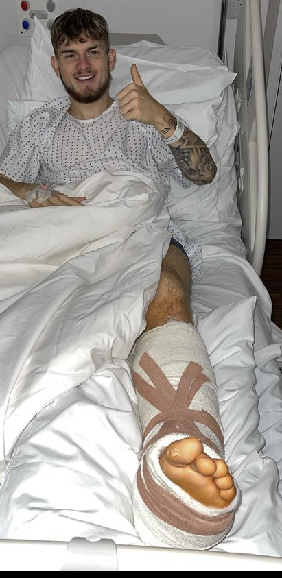 Harvey Elliott's feet