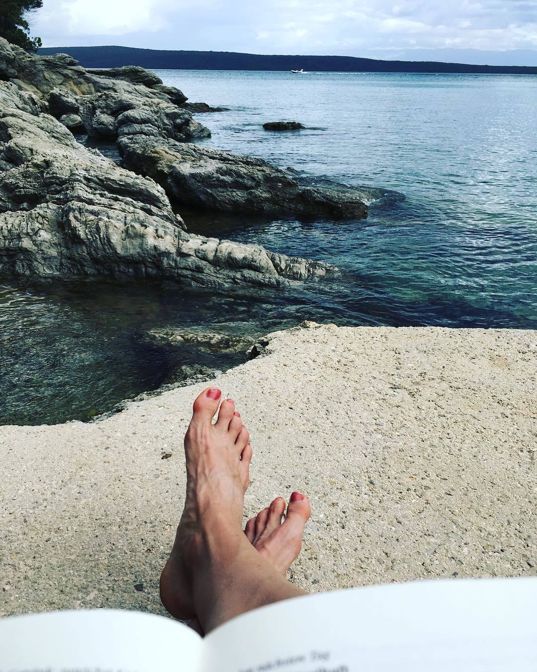 Heidrun Pfeil's feet