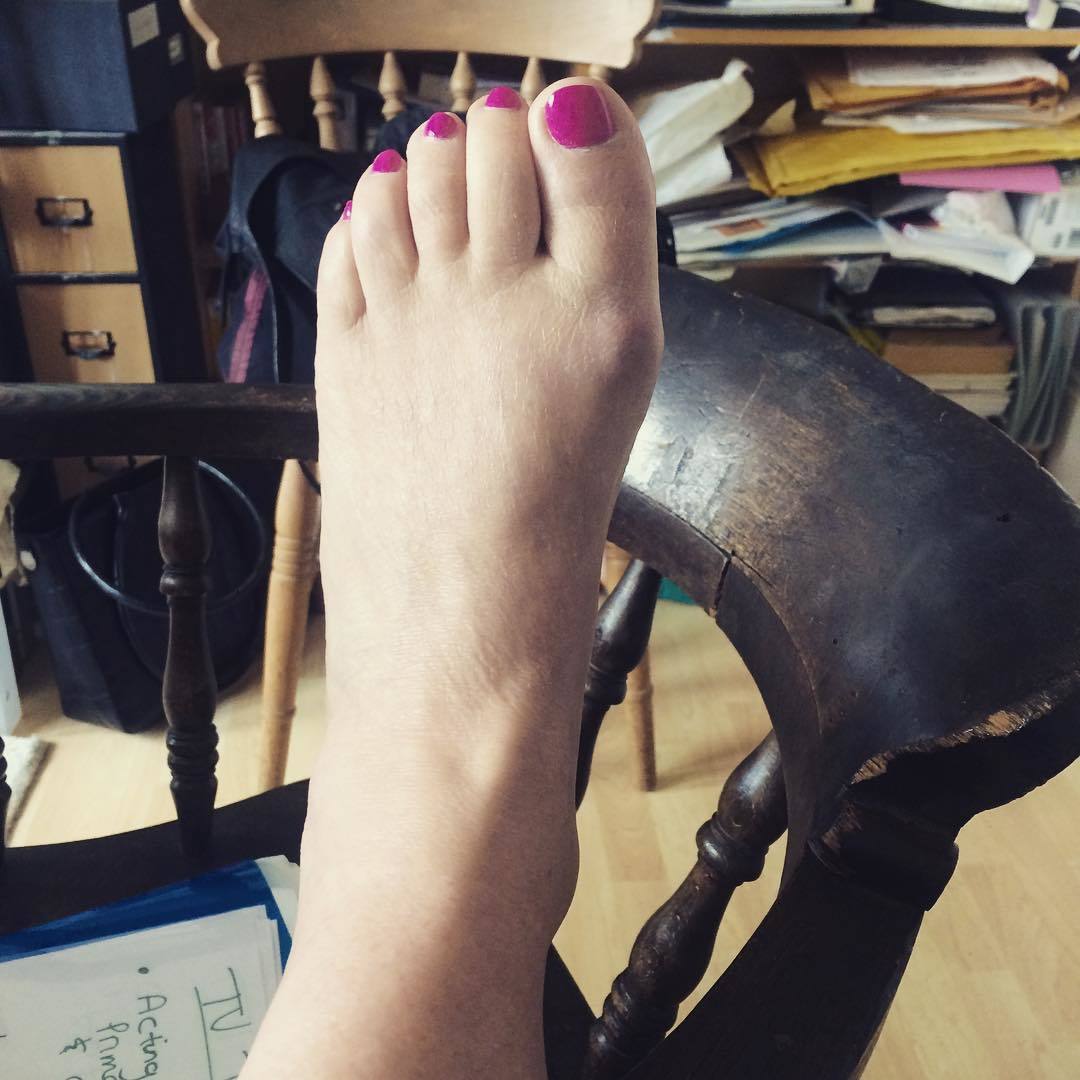 Helen Lederer's feet
