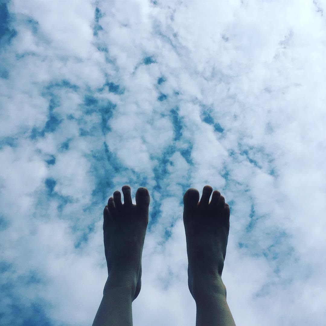Holly Cinnamon's feet