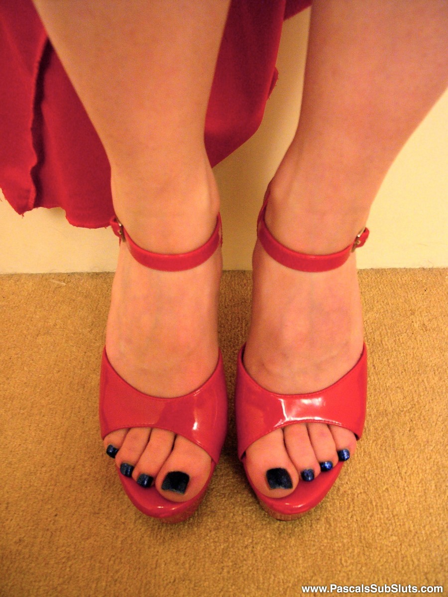 Honesty Calliaro's feet