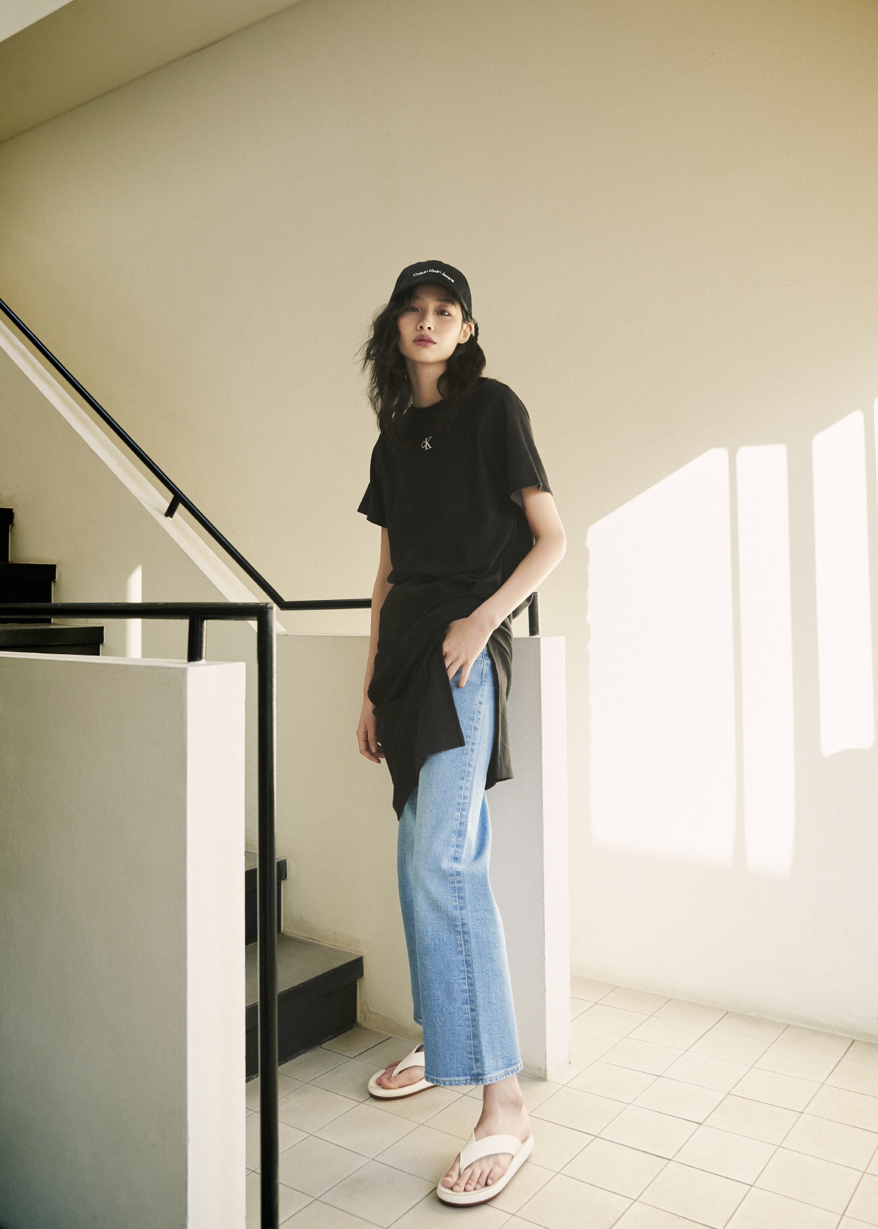 Hoyeon's feet