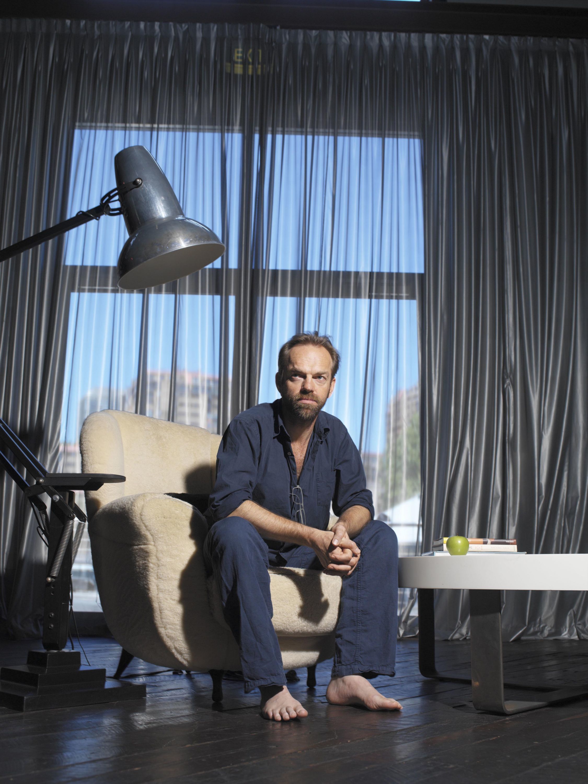 Hugo Weaving's feet