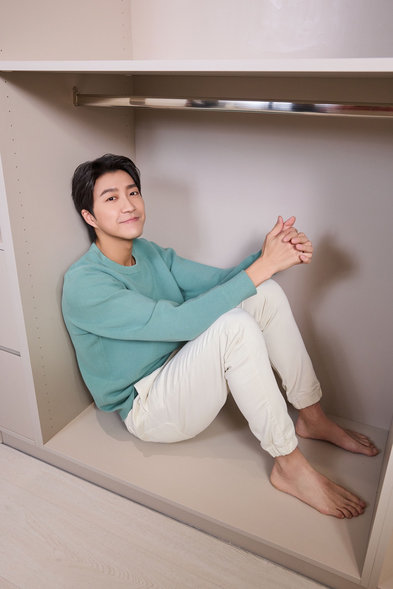 Hung-Chieh Chiang's feet