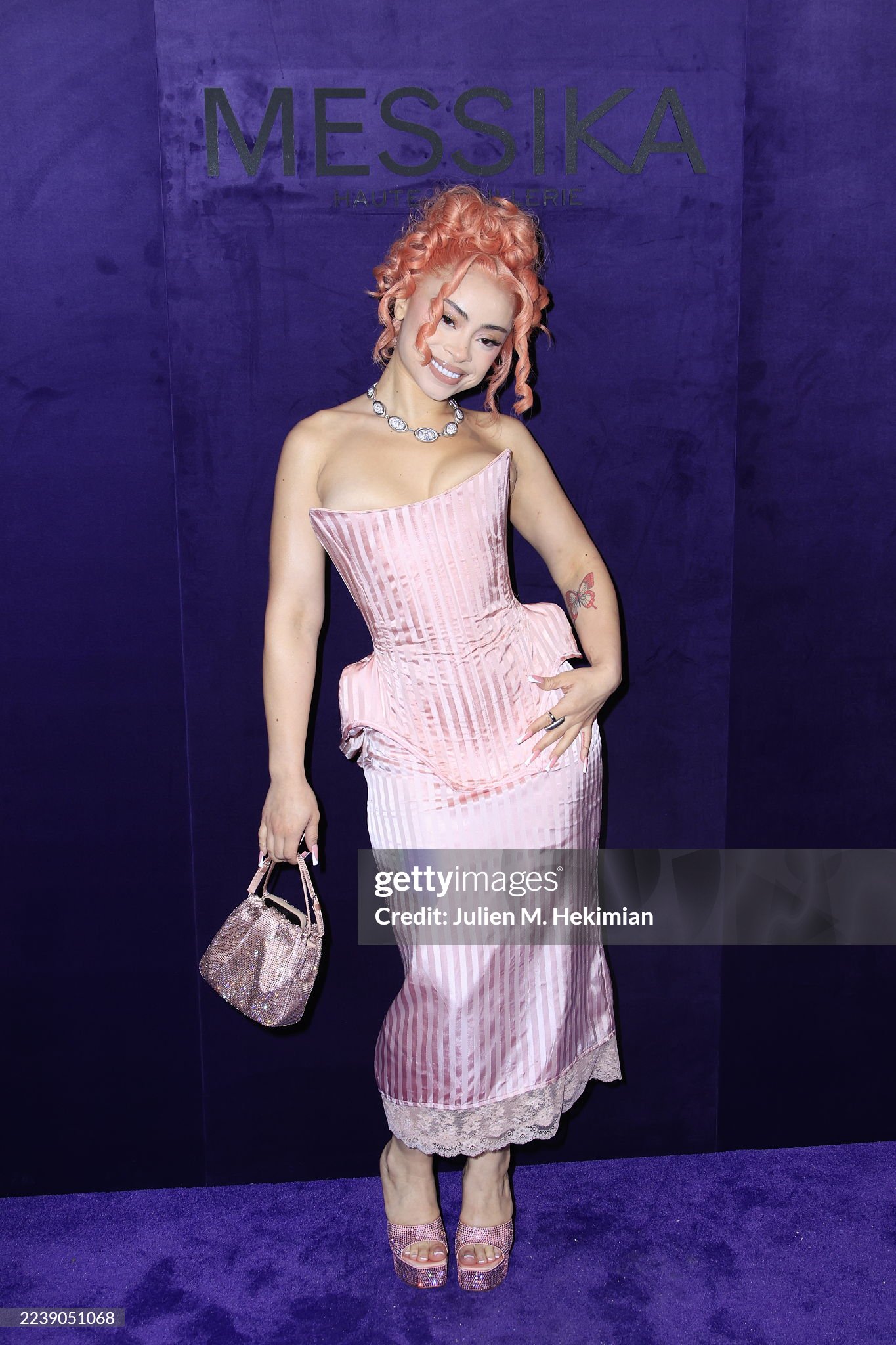 Ice Spice's feet
