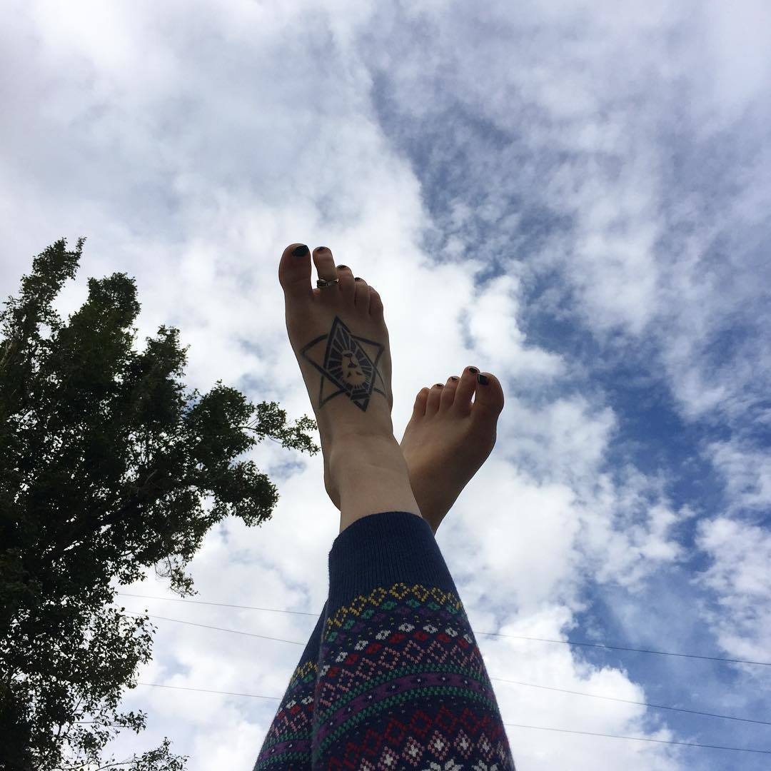 Indica Flower's feet