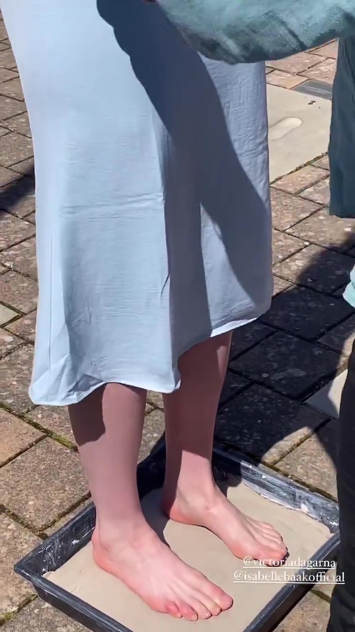 Isabelle Haak's feet