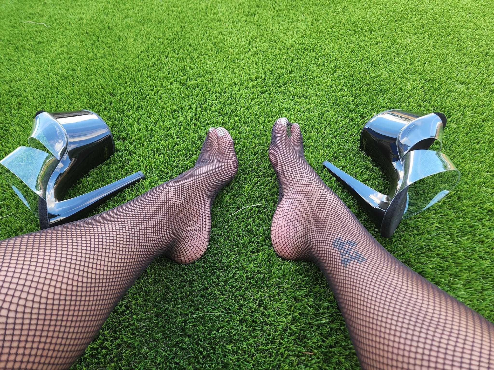 Jada Silks Feet