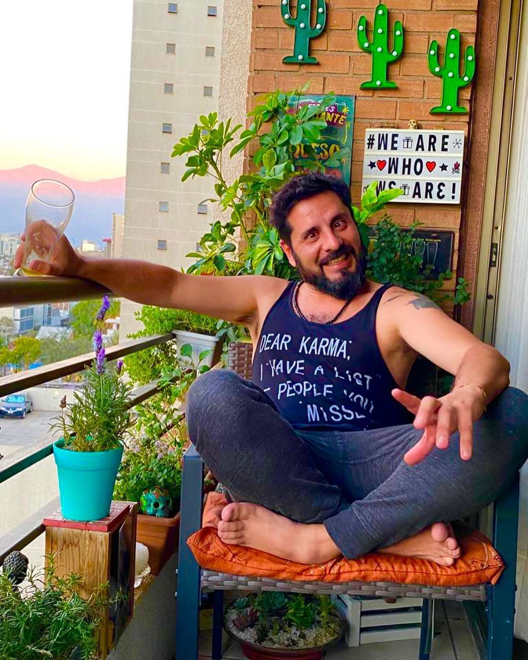 Jaime Morales's feet