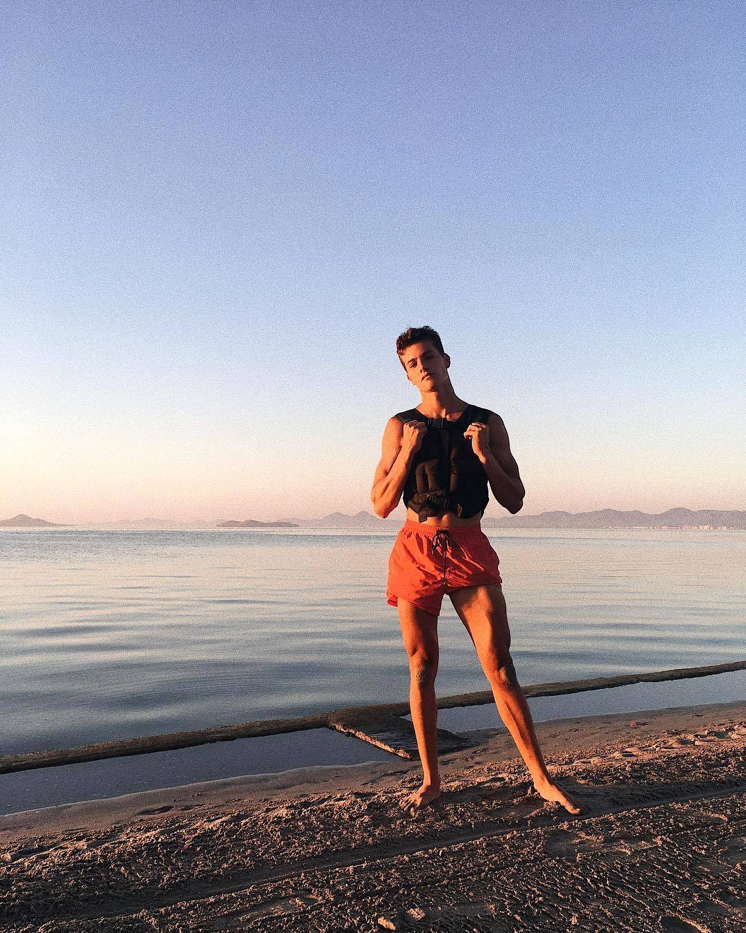 Jaime Ortiz's feet