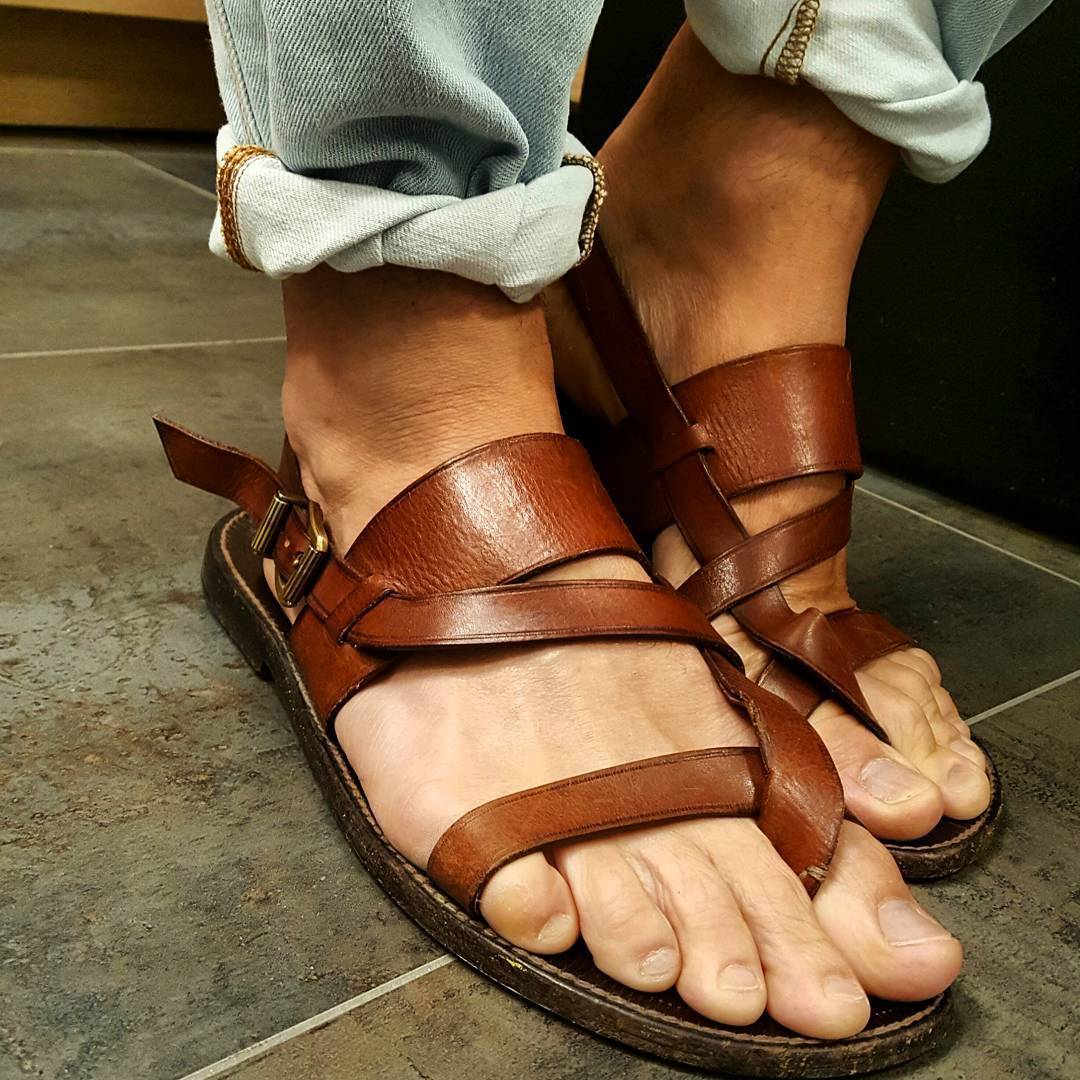 Jake Deutsch's feet