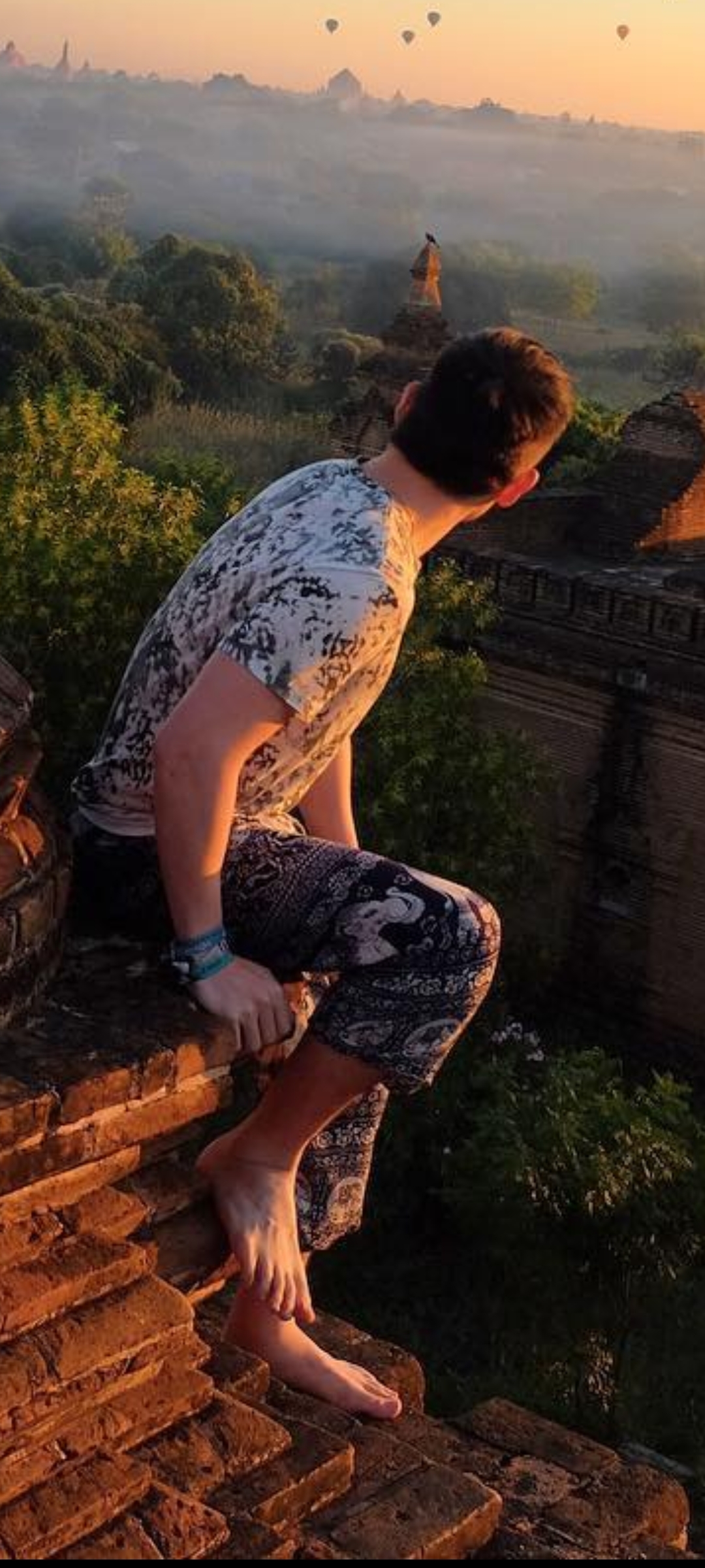 Jake Ejercito's feet