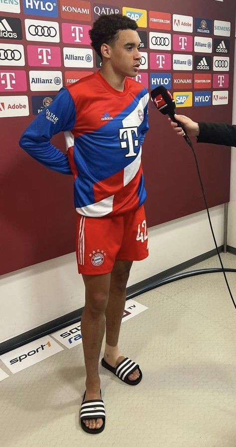 Jamal Musiala's feet