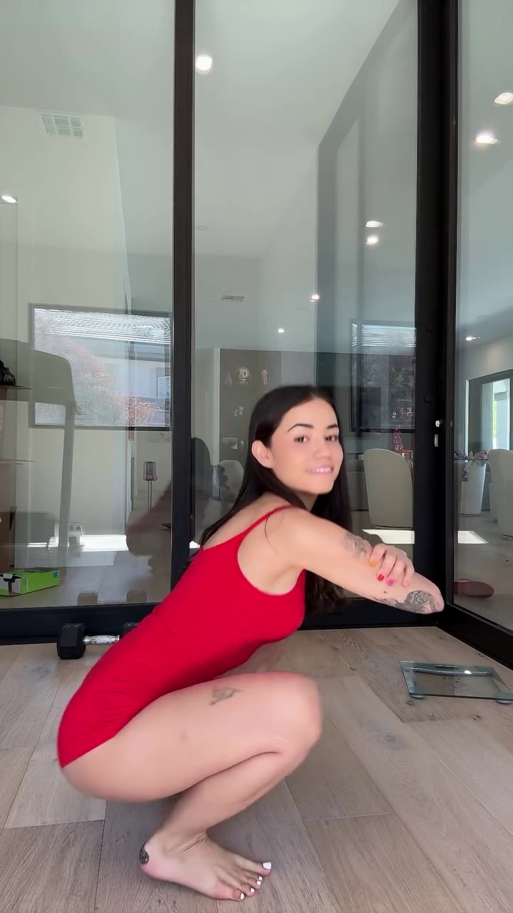 Jameliz Benitez Smith's feet