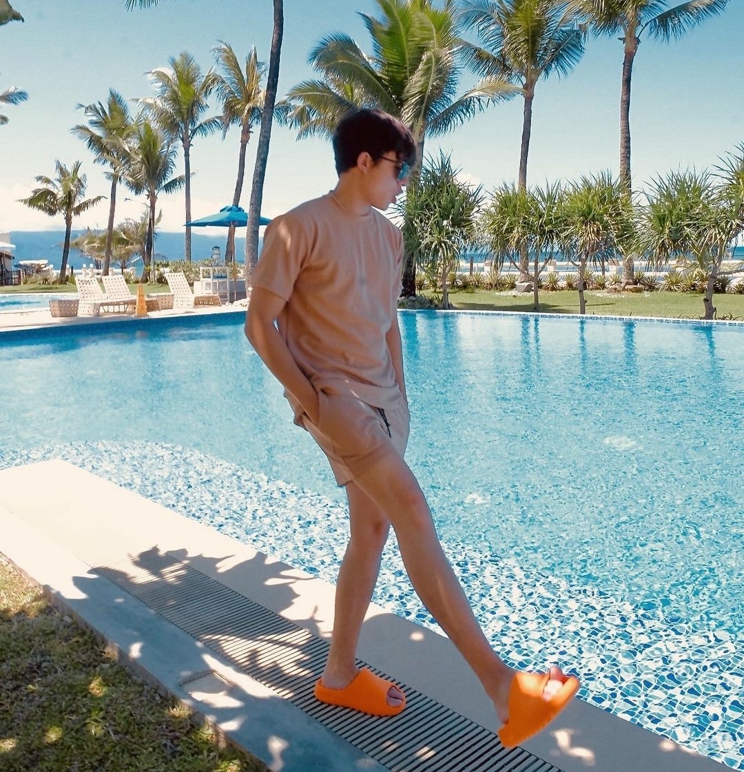 Jameson Blake's feet