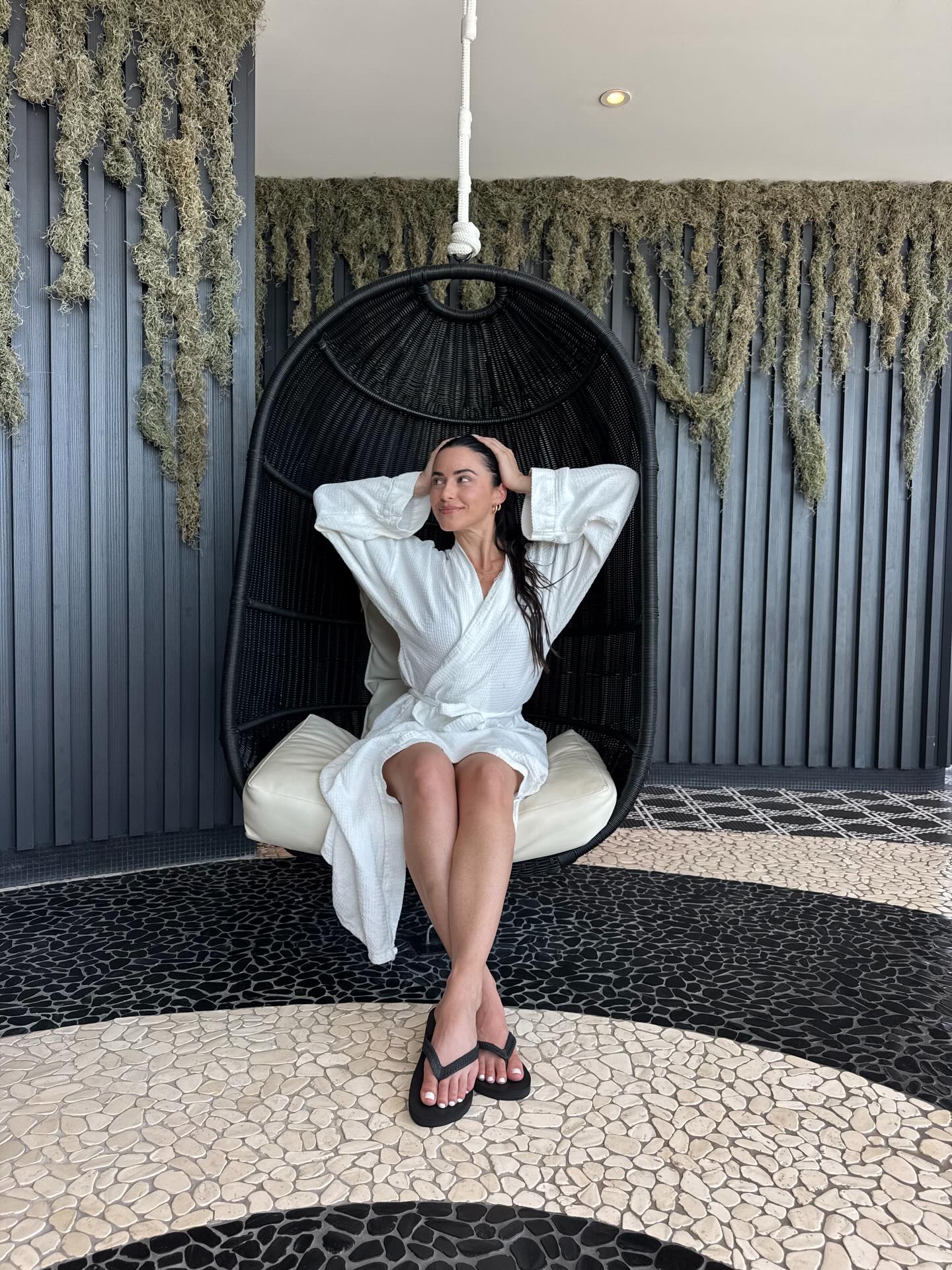 Jamie Lee Ruiz's feet