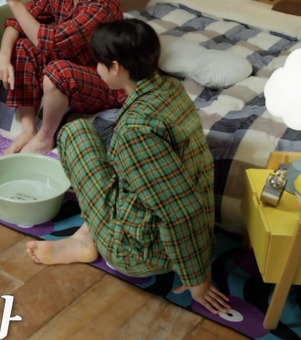 Jang Ju-wang's feet