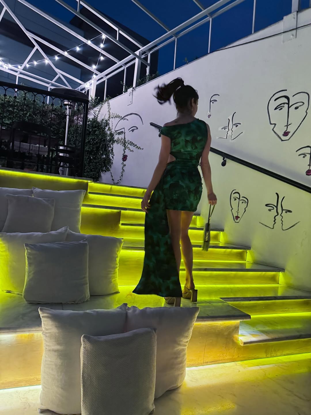 Jennifer Levinson's feet