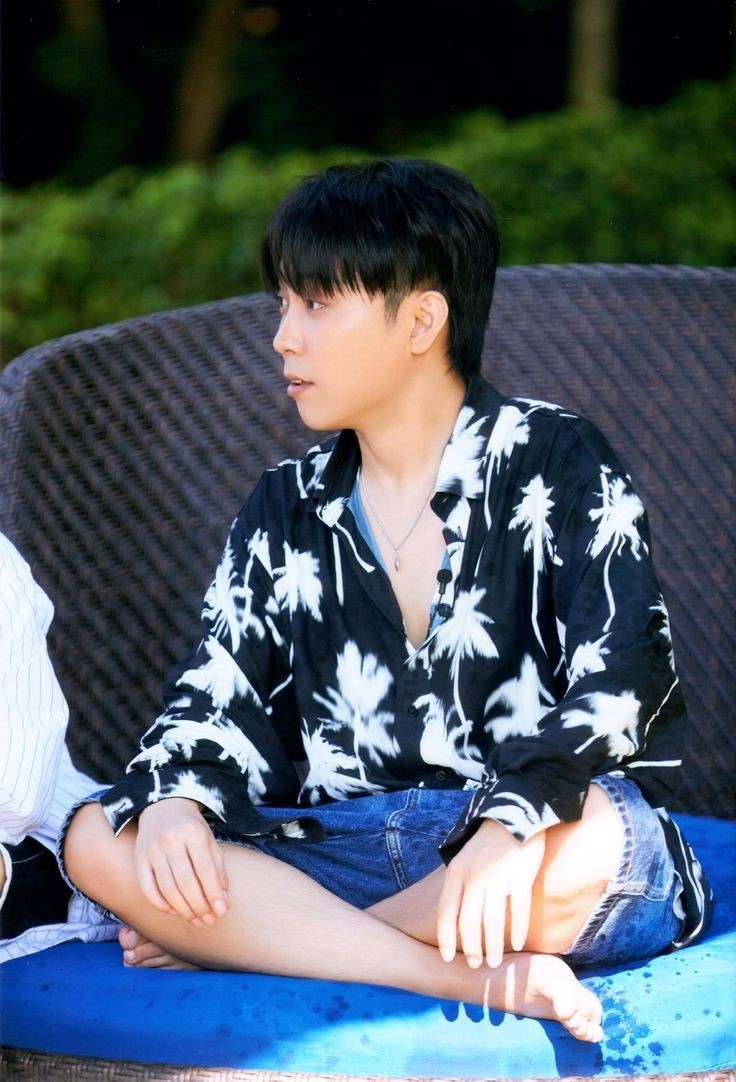 Ji Won Euns Feet