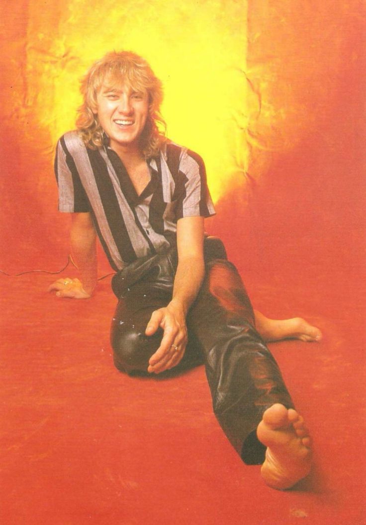 Joe Elliott's feet