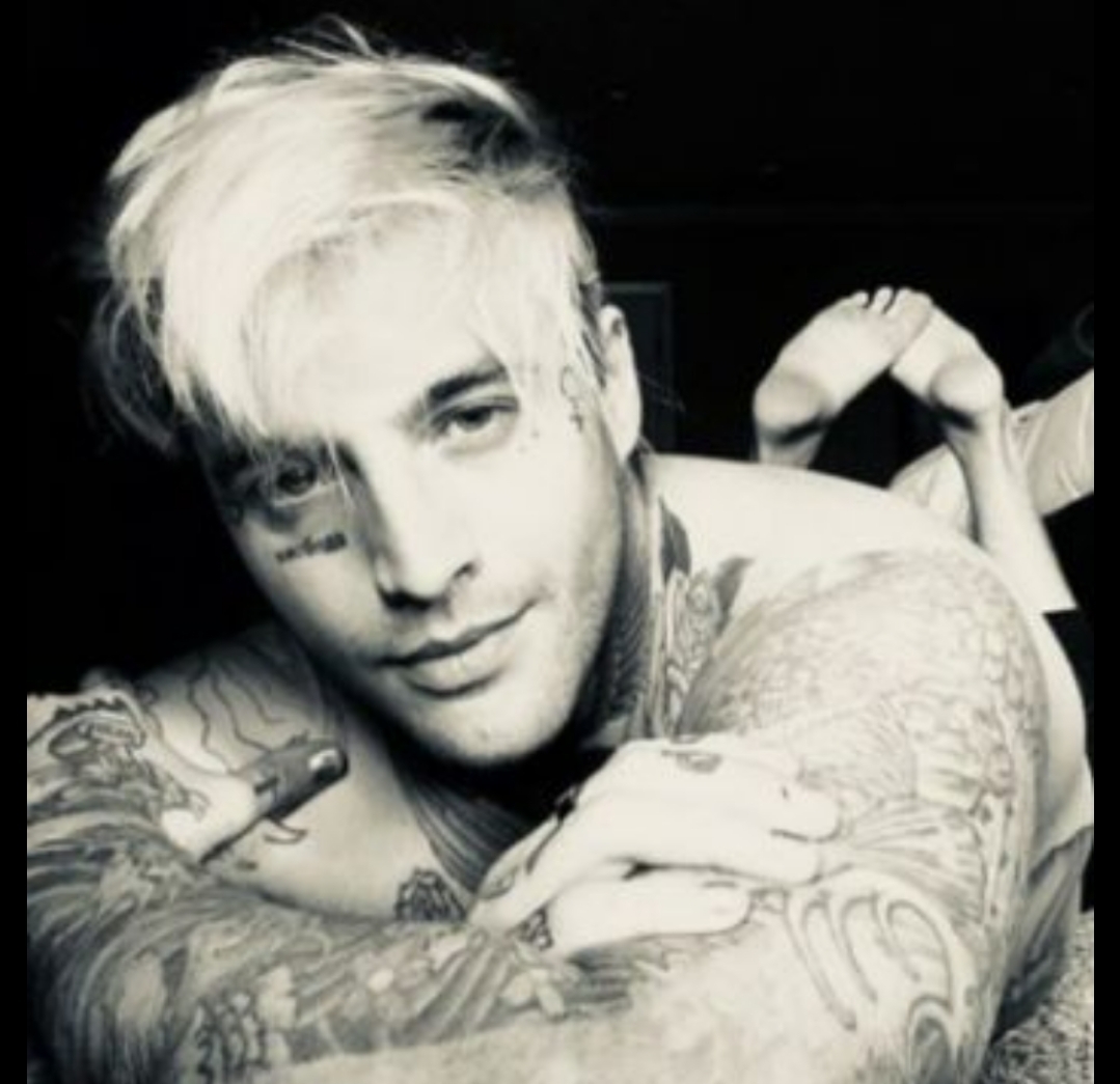 Johnny Stevens's feet