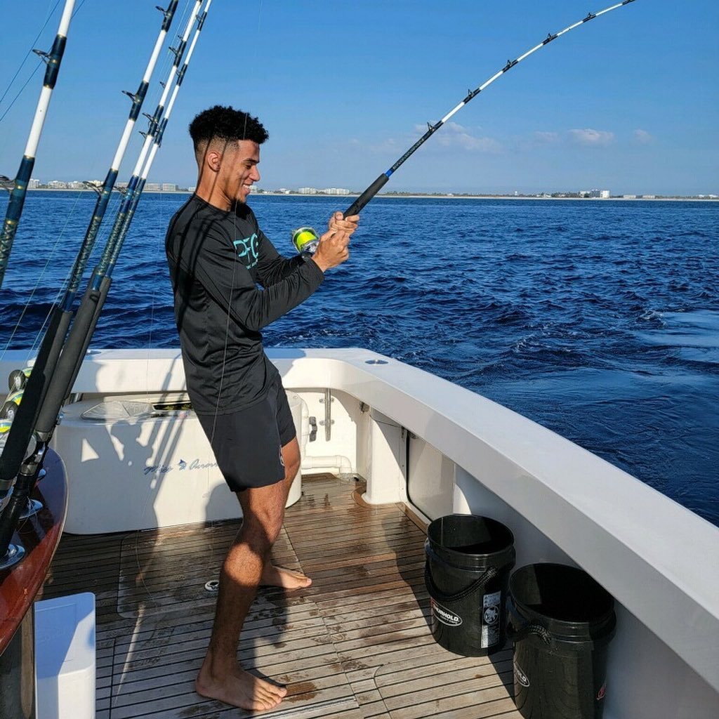 Jordan Travis's feet