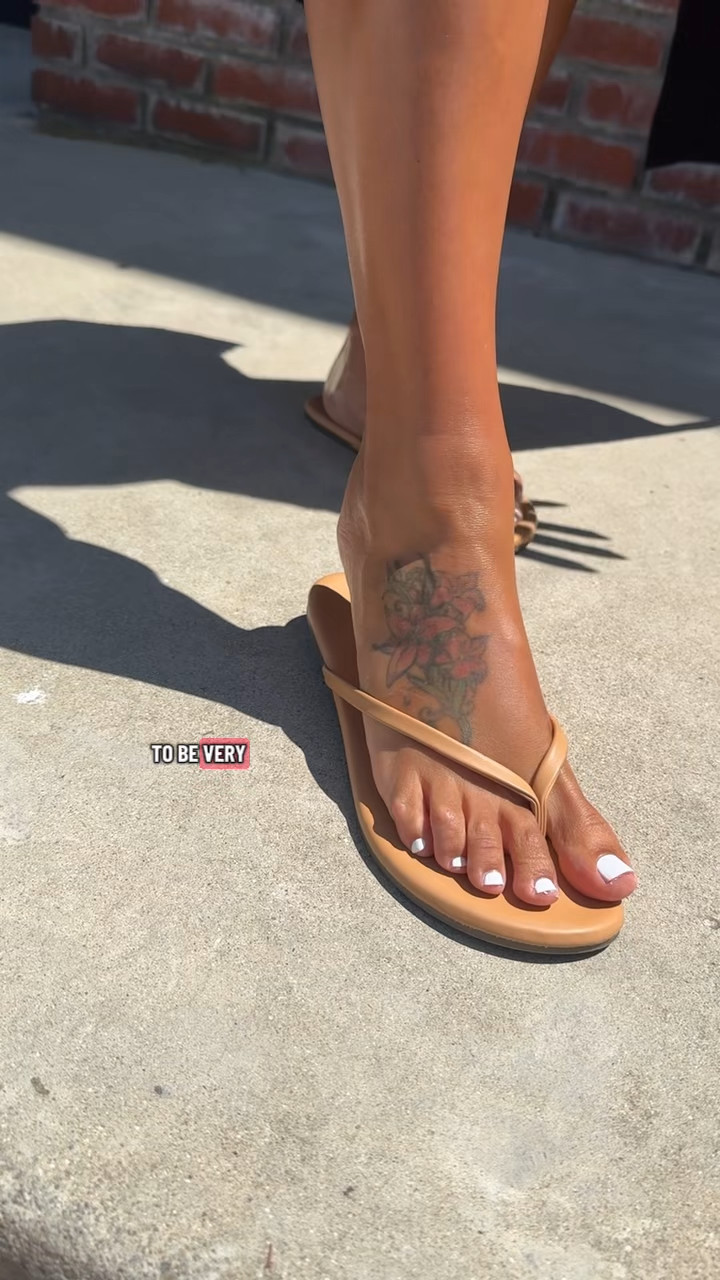 Joy Taylor's feet