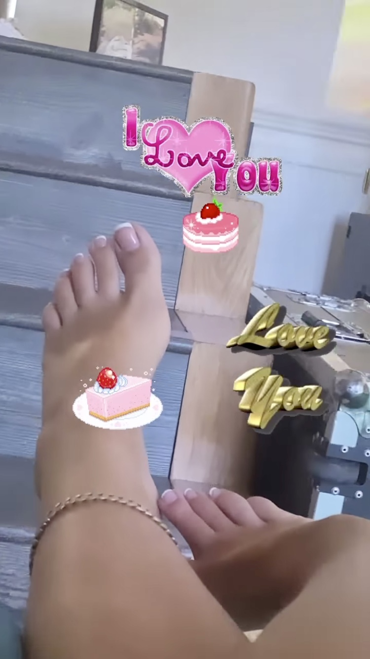Kali Uchiss Feet