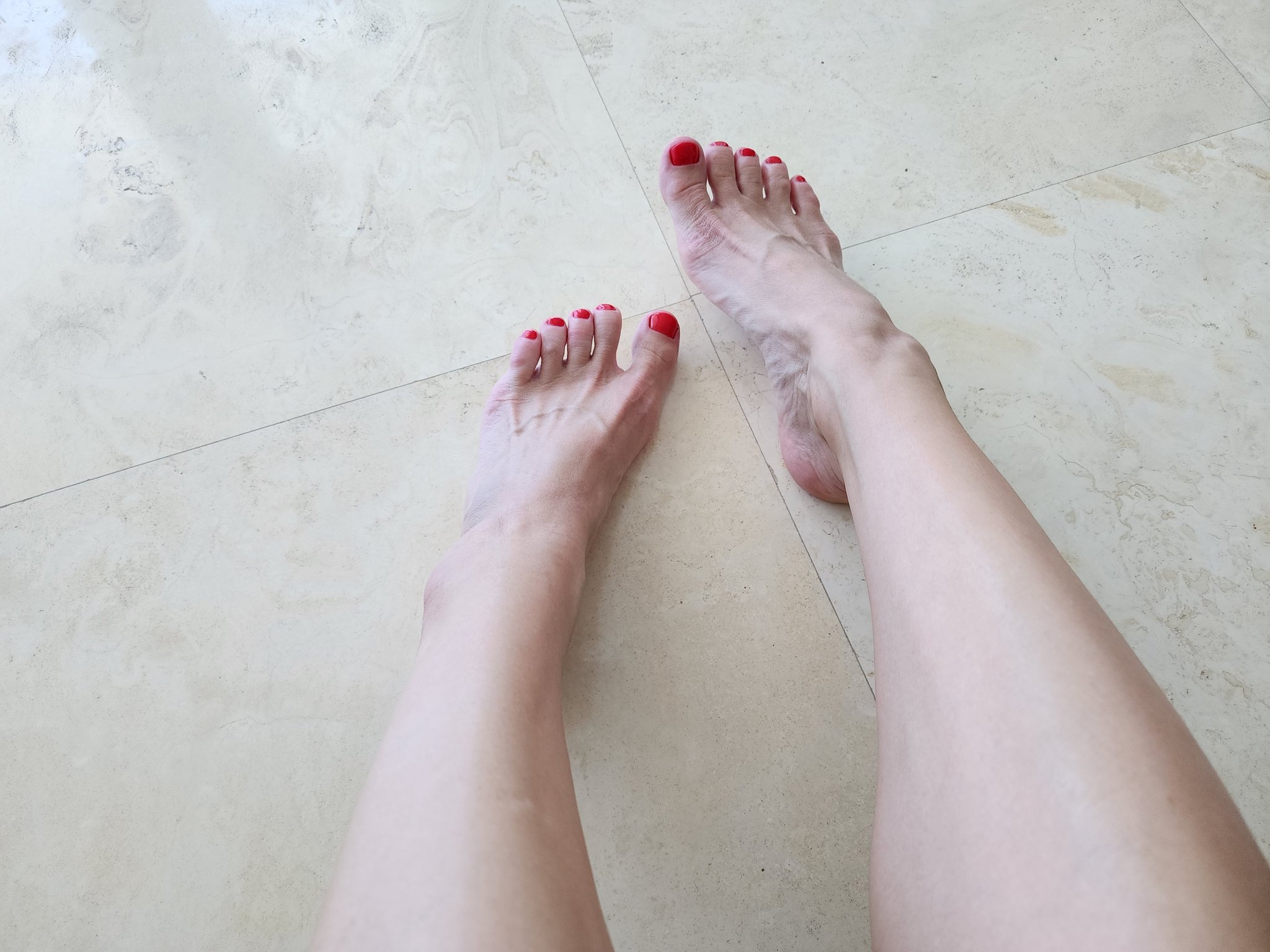 Kalina Ryu's feet