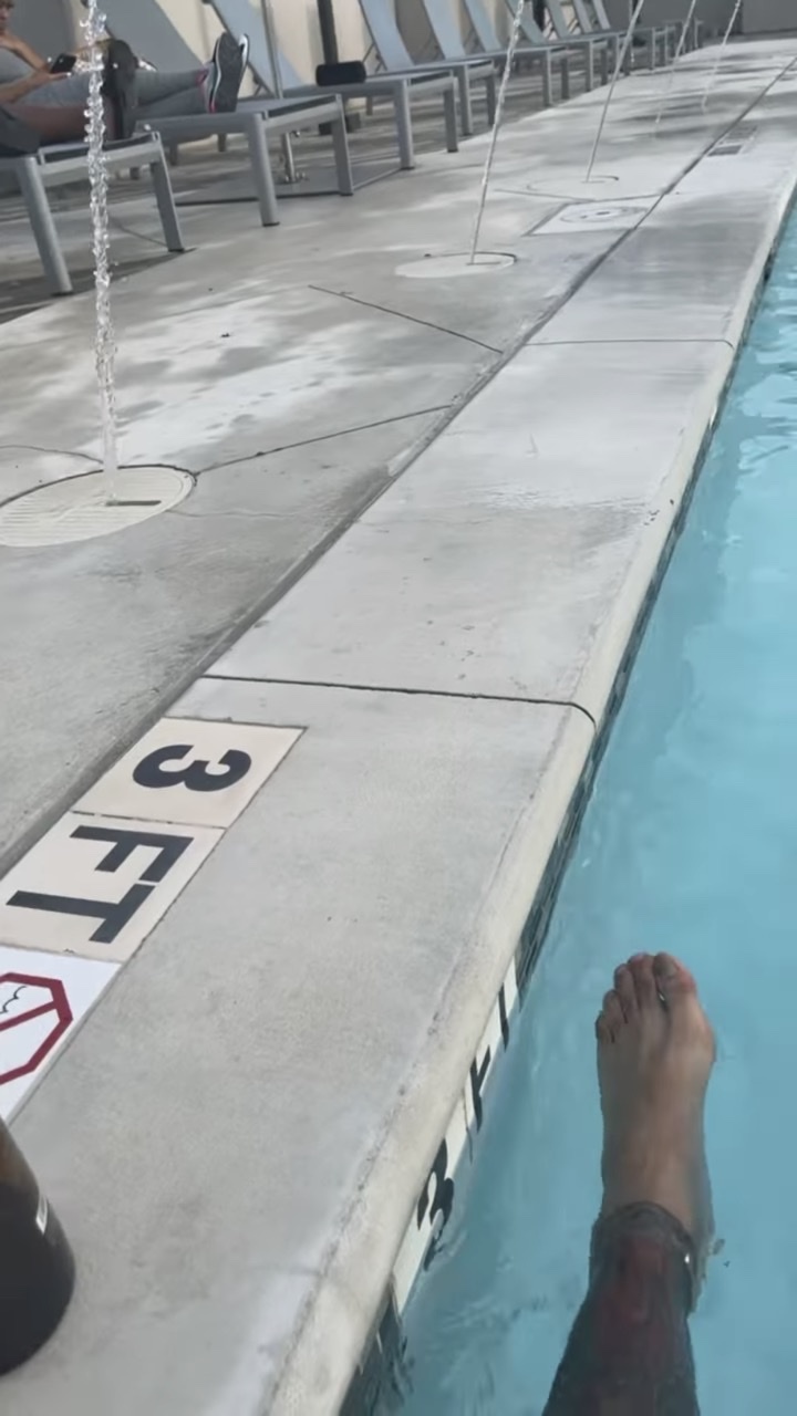 Kap G's feet
