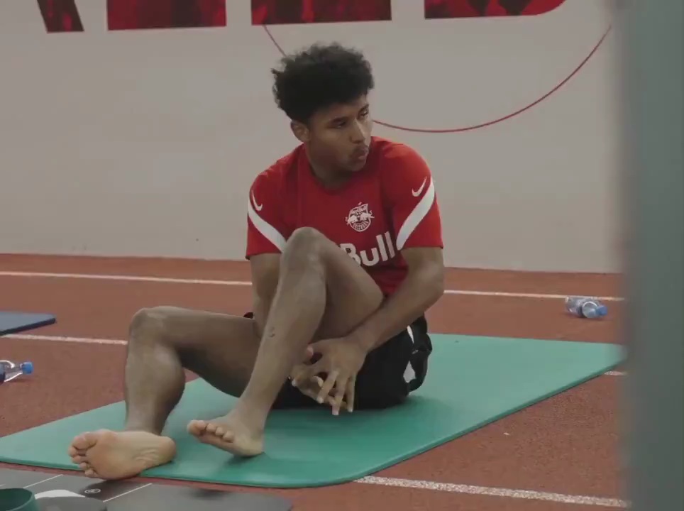 Karim Adeyemi's feet