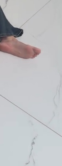 Karoline Lima's feet
