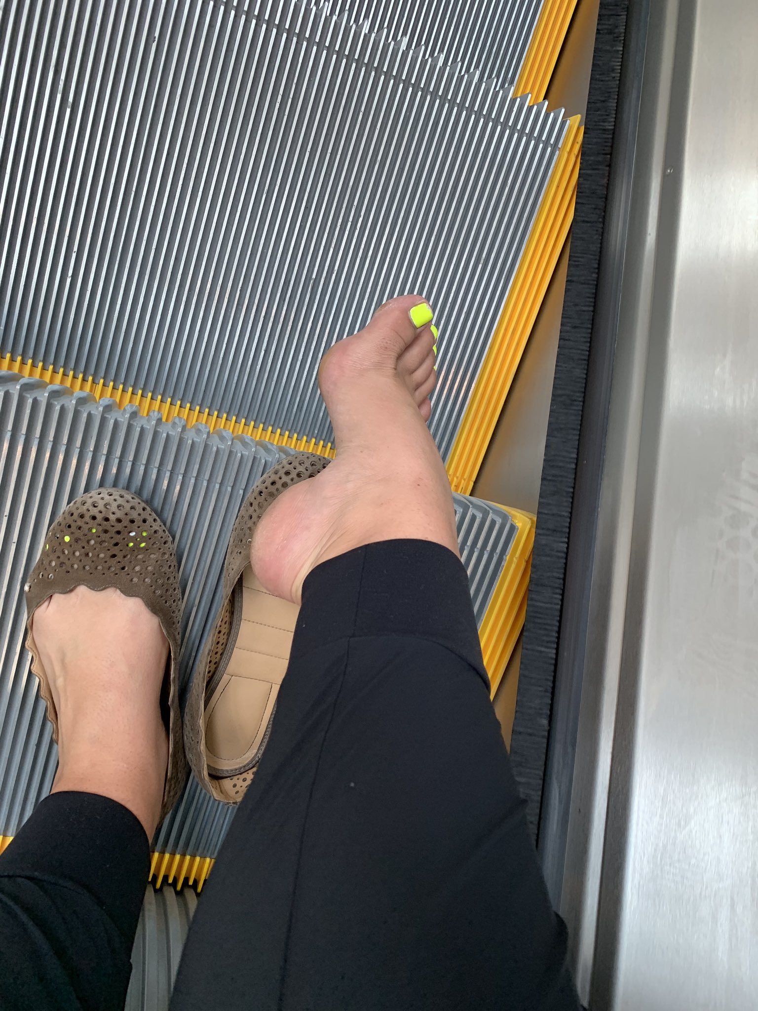 Kataline Higharches's feet