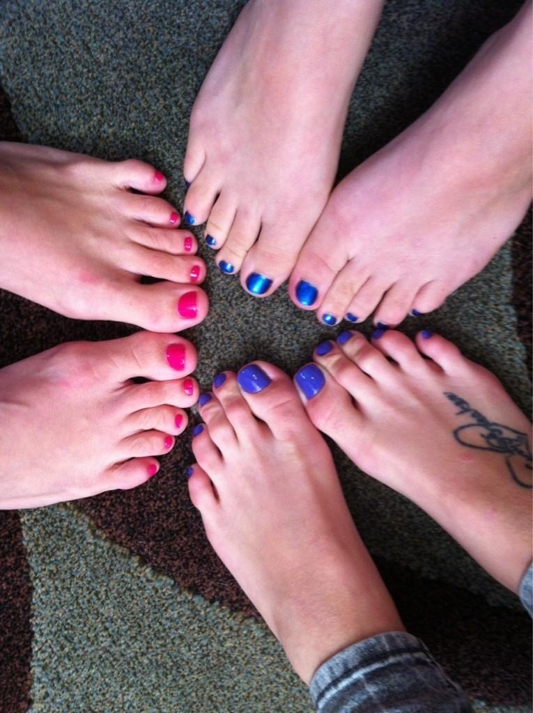 Katie Cummingss Feet I Piedi Di Katie Cummings Celebrities Feet