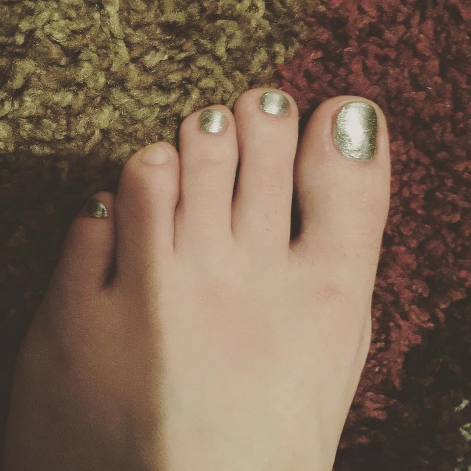 Kelli Lynn Sage's feet