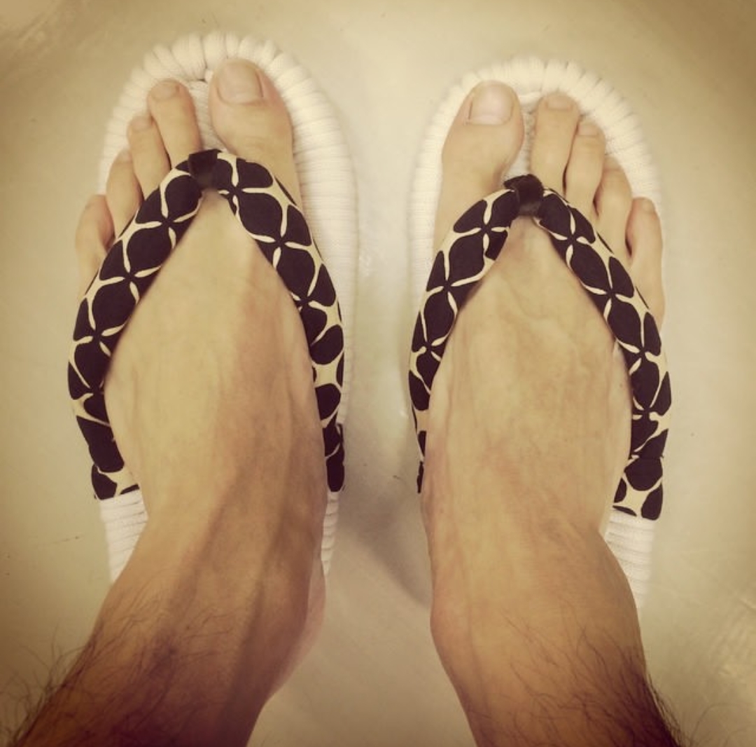 Kento Kaku's feet